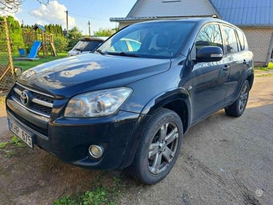 Melns Toyota RAV4 2009 Kauņa, ar dzinēja tilpumu 2.23 L un nobraukumu 412 tūkst. km par 4000 €, foto 3 vietnē AUTOMOTO.COM.LV
