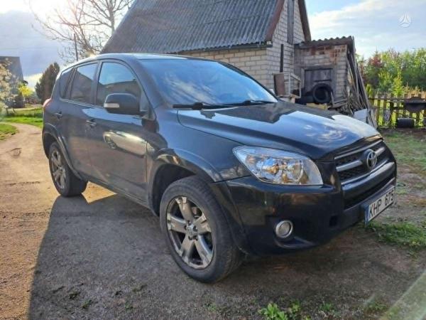 Black Toyota RAV4 2009 in Kaunas, with an engine capacity of 2.23 L and mileage of 412 thousand km for 4000 €, photo 4 on AUTOMOTO.COM.LV