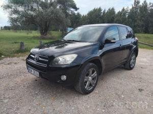 Melns Toyota RAV4 2009 Rīga, ar dzinēja tilpumu 2.20 L un nobraukumu 287 tūkst. km par 5500 €, foto  vietnē AUTOMOTO.COM.LV