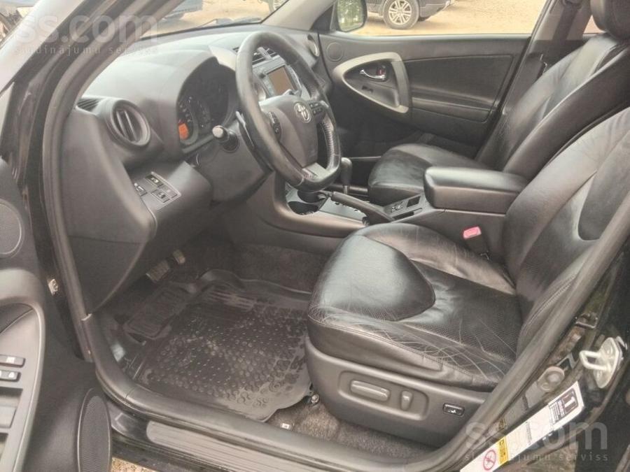 Melns Toyota RAV4 2009 Rīga, ar dzinēja tilpumu 2.20 L un nobraukumu 287 tūkst. km par 5500 €, foto 6 vietnē AUTOMOTO.COM.LV