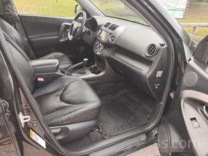 Melns Toyota RAV4 2009 Rīga, ar dzinēja tilpumu 2.20 L un nobraukumu 287 tūkst. km par 5500 €, foto 8 vietnē AUTOMOTO.COM.LV