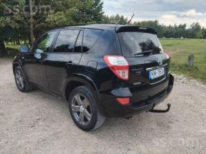 Melns Toyota RAV4 2009 Rīga, ar dzinēja tilpumu 2.20 L un nobraukumu 287 tūkst. km par 5500 €, foto 3 vietnē AUTOMOTO.COM.LV
