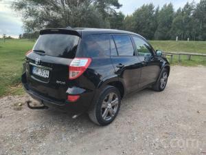 Melns Toyota RAV4 2009 Rīga, ar dzinēja tilpumu 2.20 L un nobraukumu 287 tūkst. km par 5500 €, foto 5 vietnē AUTOMOTO.COM.LV