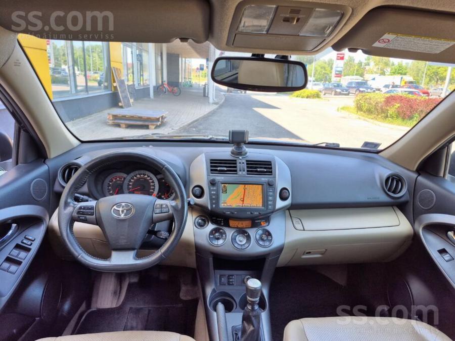 Melns Toyota RAV4 2010 Rīga, ar dzinēja tilpumu 2.20 L un nobraukumu 0 tūkst. km par 15700 €, foto 8 vietnē AUTOMOTO.COM.LV
