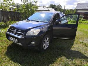 Black Toyota RAV4 2010 in Riga, with an engine capacity of 2.00 L and mileage of 98 thousand km for 7800 €, photo 2 on AUTOMOTO.COM.LV