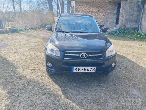 Black Toyota RAV4 2010 in Riga, with an engine capacity of 2.20 L and mileage of 245 thousand km for 5000 €, photo 1 on AUTOMOTO.COM.LV