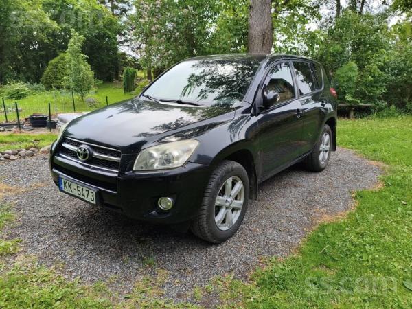 Melns Toyota RAV4 2010 Rīga, ar dzinēja tilpumu 2.20 L un nobraukumu 245 tūkst. km par 4500 €, foto 1 vietnē AUTOMOTO.COM.LV