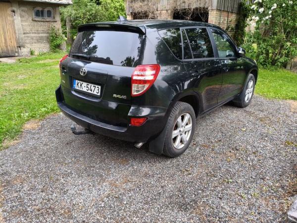Melns Toyota RAV4 2010 Rīga, ar dzinēja tilpumu 2.20 L un nobraukumu 245 tūkst. km par 4500 €, foto 2 vietnē AUTOMOTO.COM.LV