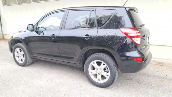 Melns Toyota RAV4 2010 Rīga, ar dzinēja tilpumu 2.20 L un nobraukumu 220 tūkst. km par 6150 €, foto 6 vietnē AUTOMOTO.COM.LV