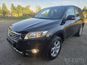 Melns Toyota RAV4 2010 Ogre, ar dzinēja tilpumu 2.20 L un nobraukumu 293 tūkst. km par 7200 €, foto 4 vietnē AUTOMOTO.COM.LV