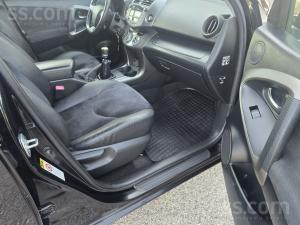 Melns Toyota RAV4 2010 Ogre, ar dzinēja tilpumu 2.20 L un nobraukumu 293 tūkst. km par 7200 €, foto 21 vietnē AUTOMOTO.COM.LV