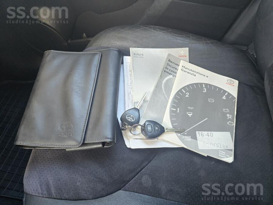 Melns Toyota RAV4 2010 Ogre, ar dzinēja tilpumu 2.20 L un nobraukumu 293 tūkst. km par 7200 €, foto 33 vietnē AUTOMOTO.COM.LV