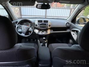 Melns Toyota RAV4 2010 Jēkabpils, ar dzinēja tilpumu 2.20 L un nobraukumu 312 tūkst. km par 7000 €, foto 7 vietnē AUTOMOTO.COM.LV