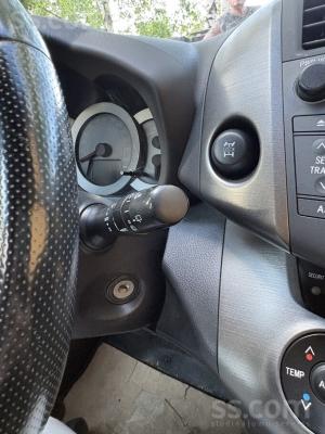 Melns Toyota RAV4 2010 Jēkabpils, ar dzinēja tilpumu 2.20 L un nobraukumu 312 tūkst. km par 7000 €, foto 8 vietnē AUTOMOTO.COM.LV