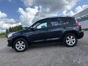 Melns Toyota RAV4 2010 Daugavpils, ar dzinēja tilpumu 2.20 L un nobraukumu 236 tūkst. km par 7350 €, foto 3 vietnē AUTOMOTO.COM.LV