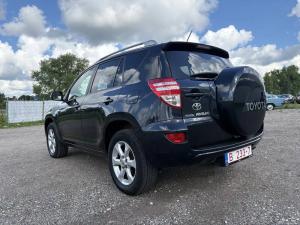 Melns Toyota RAV4 2010 Daugavpils, ar dzinēja tilpumu 2.20 L un nobraukumu 236 tūkst. km par 7350 €, foto 4 vietnē AUTOMOTO.COM.LV