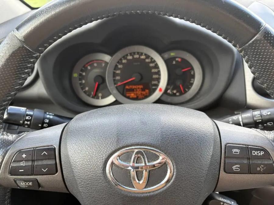 Melns Toyota RAV4 2010 Daugavpils, ar dzinēja tilpumu 2.20 L un nobraukumu 236 tūkst. km par 7350 €, foto 14 vietnē AUTOMOTO.COM.LV