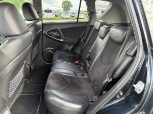 Melns Toyota RAV4 2010 Daugavpils, ar dzinēja tilpumu 2.20 L un nobraukumu 236 tūkst. km par 7350 €, foto 24 vietnē AUTOMOTO.COM.LV