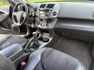 Melns Toyota RAV4 2010 Daugavpils, ar dzinēja tilpumu 2.20 L un nobraukumu 236 tūkst. km par 7350 €, foto 27 vietnē AUTOMOTO.COM.LV