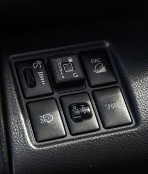 Melns Toyota RAV4 2010 Narva, ar dzinēja tilpumu 2.00 L un nobraukumu 260 tūkst. km par 7900 €, foto 12 vietnē AUTOMOTO.COM.LV