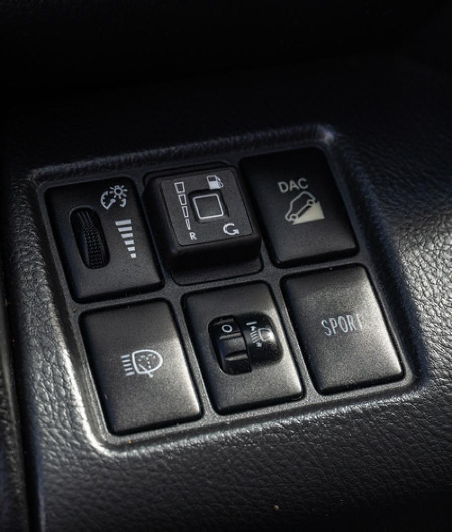 Melns Toyota RAV4 2010 Narva, ar dzinēja tilpumu 2.00 L un nobraukumu 260 tūkst. km par 7900 €, foto 12 vietnē AUTOMOTO.COM.LV