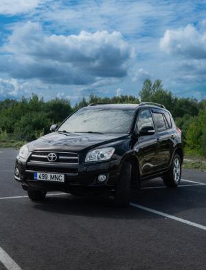 Melns Toyota RAV4 2010 Narva, ar dzinēja tilpumu 2.00 L un nobraukumu 260 tūkst. km par 7900 €, foto 18 vietnē AUTOMOTO.COM.LV