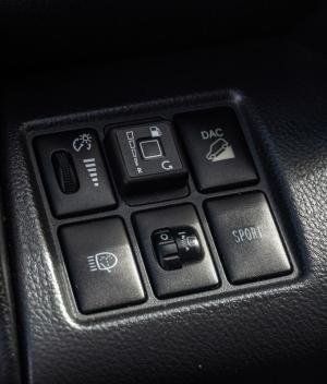 Melns Toyota RAV4 2010 Narva, ar dzinēja tilpumu 2.00 L un nobraukumu 260 tūkst. km par 7900 €, foto 27 vietnē AUTOMOTO.COM.LV