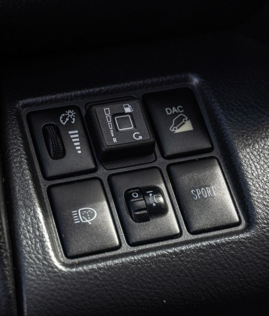Melns Toyota RAV4 2010 Narva, ar dzinēja tilpumu 2.00 L un nobraukumu 260 tūkst. km par 7900 €, foto 27 vietnē AUTOMOTO.COM.LV