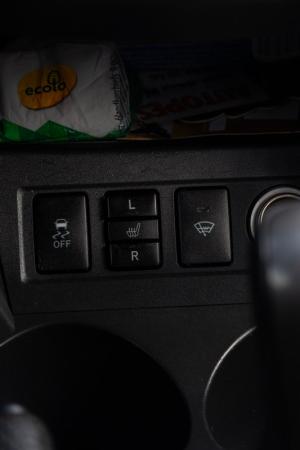 Melns Toyota RAV4 2010 Narva, ar dzinēja tilpumu 2.00 L un nobraukumu 260 tūkst. km par 7900 €, foto 28 vietnē AUTOMOTO.COM.LV