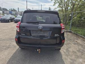 Black Toyota RAV4 2010 in Marijampole, with an engine capacity of 2.23 L and mileage of 261 thousand km for 3950 €, photo 7 on AUTOMOTO.COM.LV
