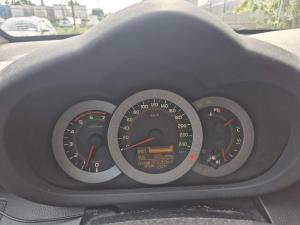 Black Toyota RAV4 2010 in Marijampole, with an engine capacity of 2.23 L and mileage of 261 thousand km for 3950 €, photo 12 on AUTOMOTO.COM.LV