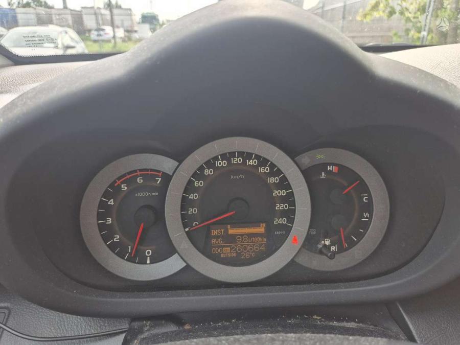 Black Toyota RAV4 2010 in Marijampole, with an engine capacity of 2.23 L and mileage of 261 thousand km for 3950 €, photo 12 on AUTOMOTO.COM.LV