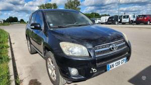 Melns Toyota RAV4 2010 Tauragė, ar dzinēja tilpumu 2.23 L un nobraukumu 210 tūkst. km par 3800 €, foto  vietnē AUTOMOTO.COM.LV