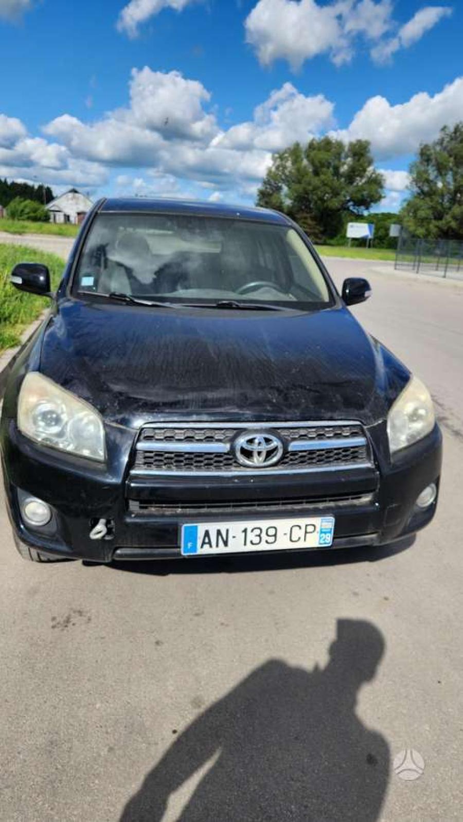 Melns Toyota RAV4 2010 Tauragė, ar dzinēja tilpumu 2.23 L un nobraukumu 210 tūkst. km par 3800 €, foto 4 vietnē AUTOMOTO.COM.LV