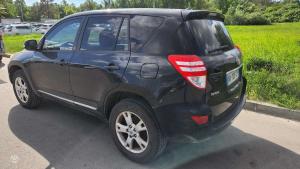 Melns Toyota RAV4 2010 Tauragė, ar dzinēja tilpumu 2.23 L un nobraukumu 210 tūkst. km par 3800 €, foto 9 vietnē AUTOMOTO.COM.LV
