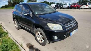 Melns Toyota RAV4 2010 Tauragė, ar dzinēja tilpumu 2.23 L un nobraukumu 210 tūkst. km par 3800 €, foto 11 vietnē AUTOMOTO.COM.LV