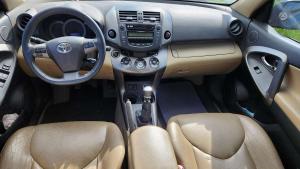 Melns Toyota RAV4 2010 Tauragė, ar dzinēja tilpumu 2.23 L un nobraukumu 210 tūkst. km par 3800 €, foto 12 vietnē AUTOMOTO.COM.LV