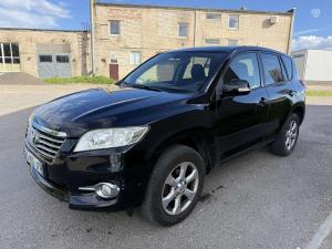 Black Toyota RAV4 2010 in Taurage, with an engine capacity of 2.23 L and mileage of 294 thousand km for 4500 €, photo  on AUTOMOTO.COM.LV