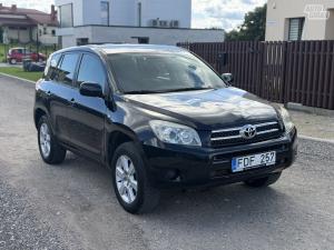 Toyota RAV4 2010 Viļņa vietnē Melns Toyota RAV4 2010 Viļņa, ar dzinēja tilpumu 2.20 L un nobraukumu 333 tūkst. km par 3250 €, foto 1 vietnē AUTOMOTO.COM.LV