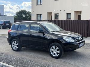 Melns Toyota RAV4 2010 Viļņa, ar dzinēja tilpumu 2.20 L un nobraukumu 333 tūkst. km par 3250 €, foto 3 vietnē AUTOMOTO.COM.LV