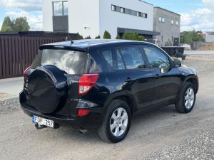 Melns Toyota RAV4 2010 Viļņa, ar dzinēja tilpumu 2.20 L un nobraukumu 333 tūkst. km par 3250 €, foto 4 vietnē AUTOMOTO.COM.LV