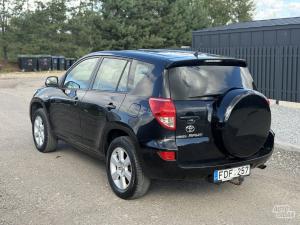 Melns Toyota RAV4 2010 Viļņa, ar dzinēja tilpumu 2.20 L un nobraukumu 333 tūkst. km par 3250 €, foto 6 vietnē AUTOMOTO.COM.LV