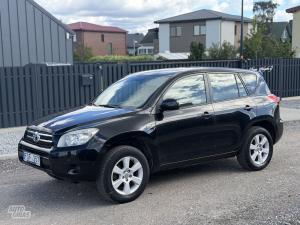 Melns Toyota RAV4 2010 Viļņa, ar dzinēja tilpumu 2.20 L un nobraukumu 333 tūkst. km par 3250 €, foto 7 vietnē AUTOMOTO.COM.LV