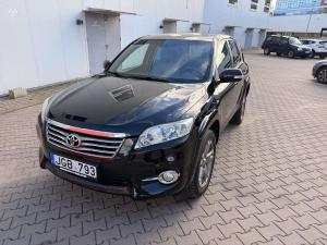 Black Toyota RAV4 2010 in Vilnius, with an engine capacity of 2.23 L and mileage of 310 thousand km for 5500 €, photo 11 on AUTOMOTO.COM.LV