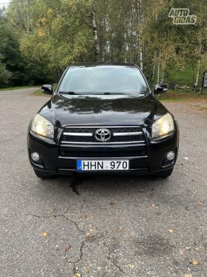 Melns Toyota RAV4 2010 Plungė, ar dzinēja tilpumu 2.20 L un nobraukumu 268 tūkst. km par 6300 €, foto 1 vietnē AUTOMOTO.COM.LV