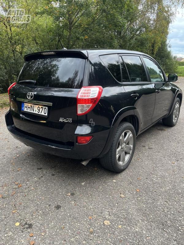 Melns Toyota RAV4 2010 Plungė, ar dzinēja tilpumu 2.20 L un nobraukumu 268 tūkst. km par 6300 €, foto 5 vietnē AUTOMOTO.COM.LV