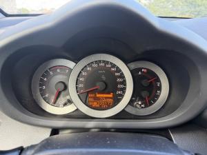 Melns Toyota RAV4 2010 Viļņa, ar dzinēja tilpumu 2.20 L un nobraukumu 333 tūkst. km par 3250 €, foto 12 vietnē AUTOMOTO.COM.LV