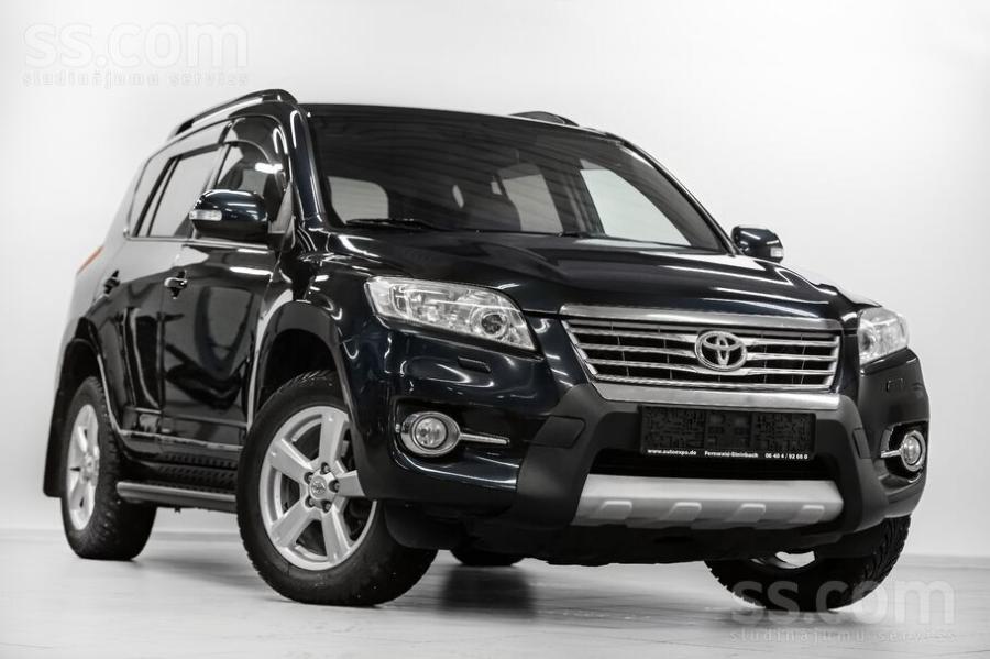Black Toyota RAV4 2011 in Tukums, with an engine capacity of 2.20 L and mileage of 0 thousand km for 6990 €, photo 2 on AUTOMOTO.COM.LV