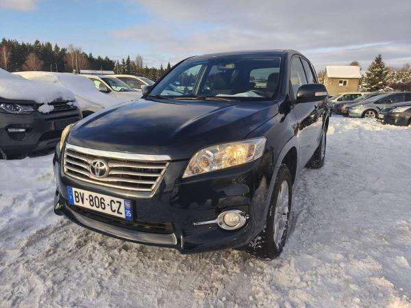 Black Toyota RAV4 2011 in Utena, with an engine capacity of 2.20 L and mileage of 253 thousand km for 7499 €, photo 1 on AUTOMOTO.COM.LV