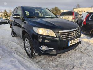 Black Toyota RAV4 2011 in Utena, with an engine capacity of 2.20 L and mileage of 253 thousand km for 7499 €, photo 2 on AUTOMOTO.COM.LV